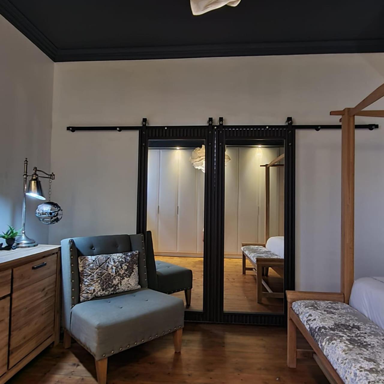 WHAT\'S BEHIND THE GREEN DOOR! HOLIDAY HOME CAPE TOWN